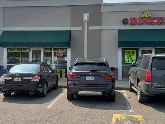 Ze's Diner Prior Lake 9
