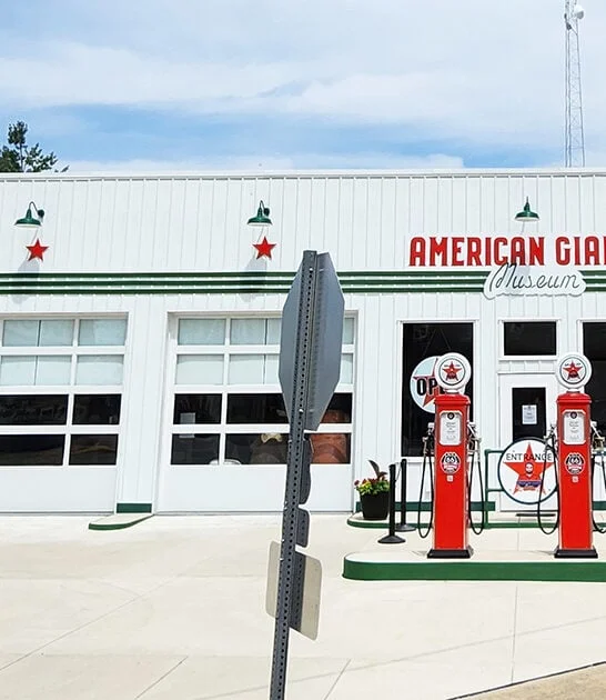 kitschy giants museum illinois ftr