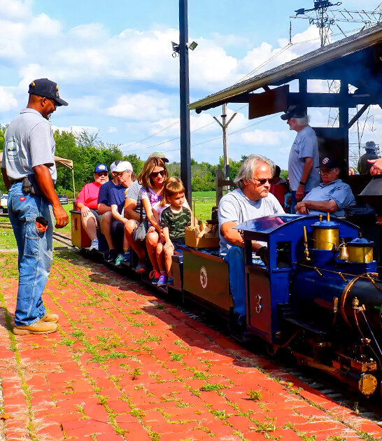 miniature train ride ohio ftr