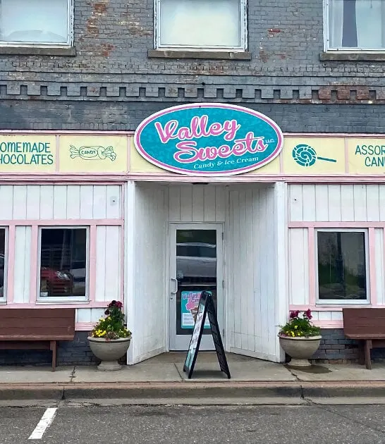 nostalgic wisconsin candy shop ftr