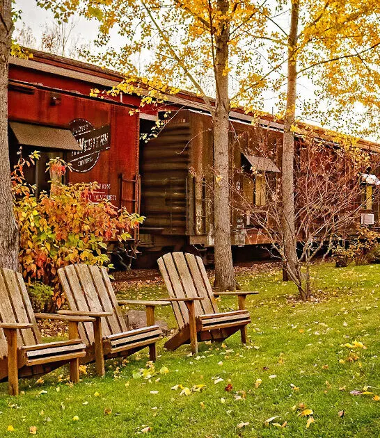 railroad themed hotel minnesota ftr