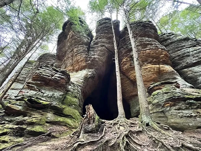 21 horses cave 1