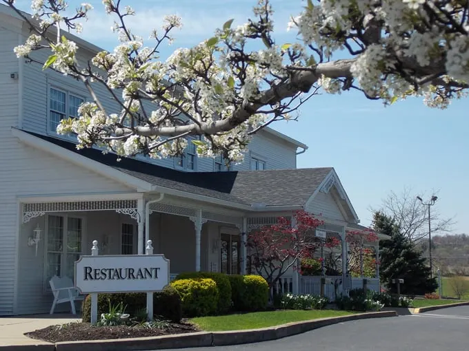 amish door restaurant 1