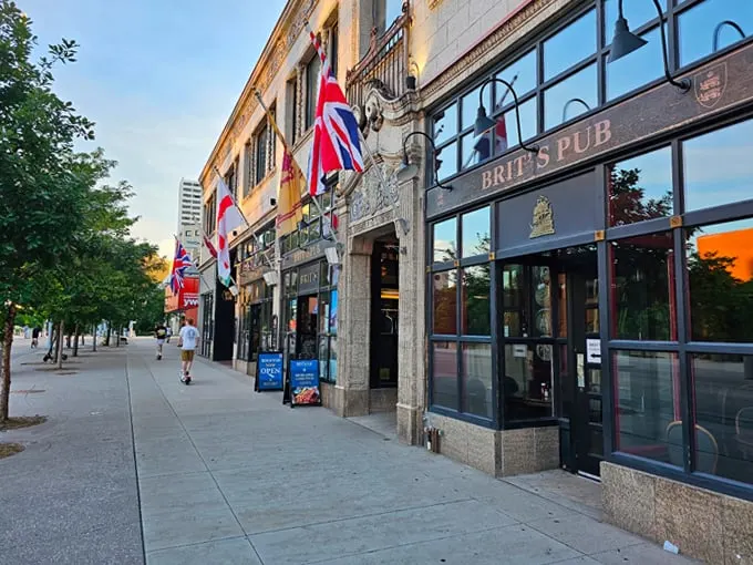 Brit’s Pub 1