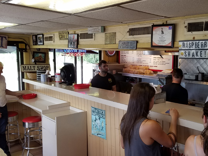 cheddar burger at paradise pup 6