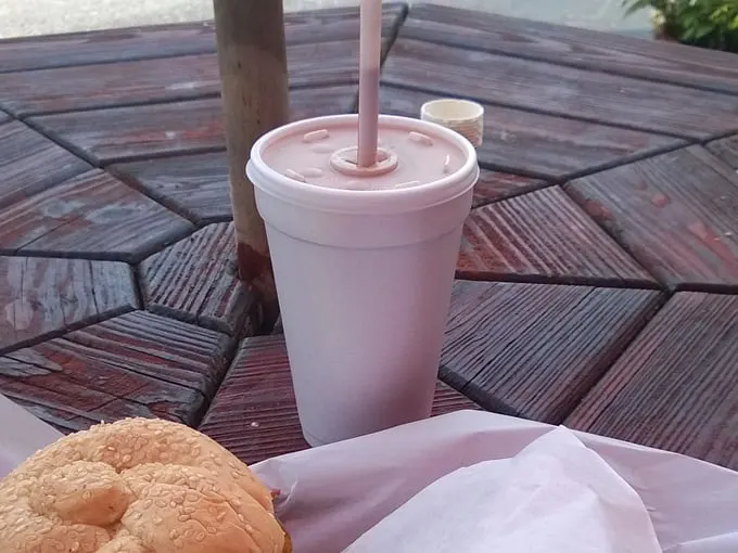 cheddar burger at paradise pup 9