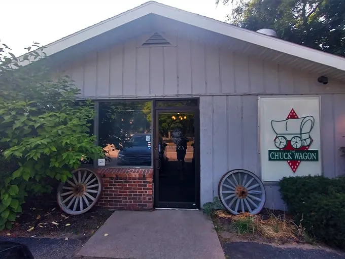 Chuck Wagon Pizza 1