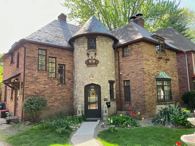 Cozy Castle 1
