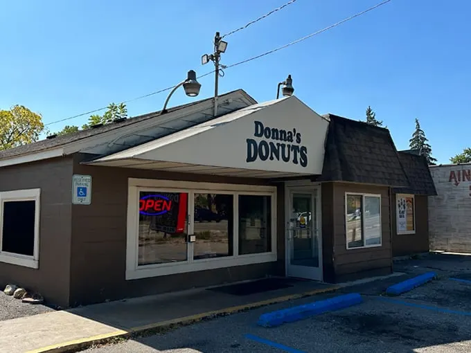 donna’s donuts 1