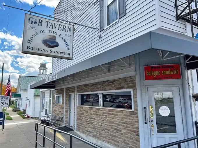 g & r tavern 1