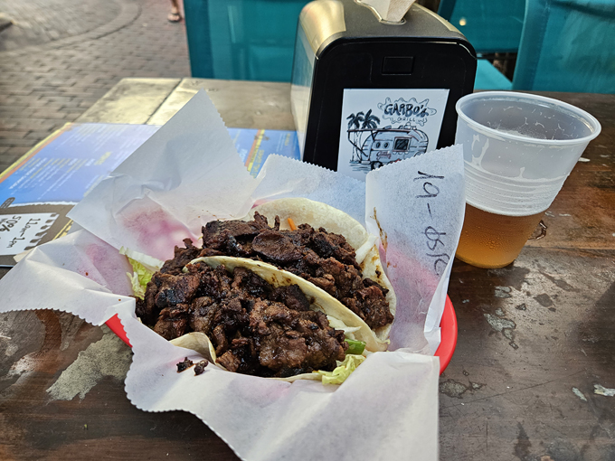 garbo's grill @ hanks! 3