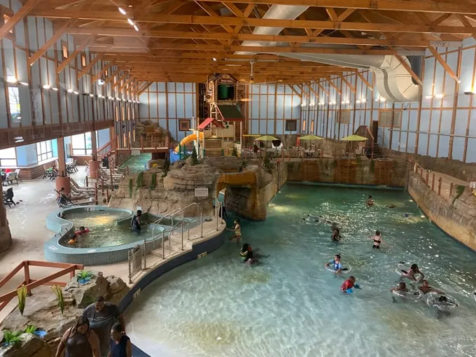 grand bear resort at starved rock 1