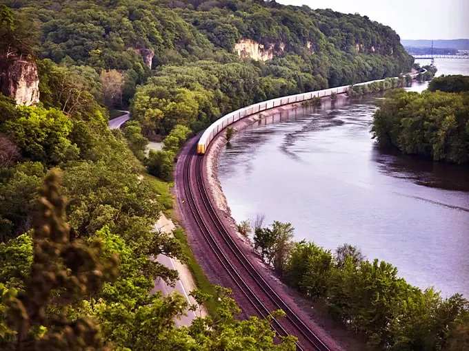great river road 1