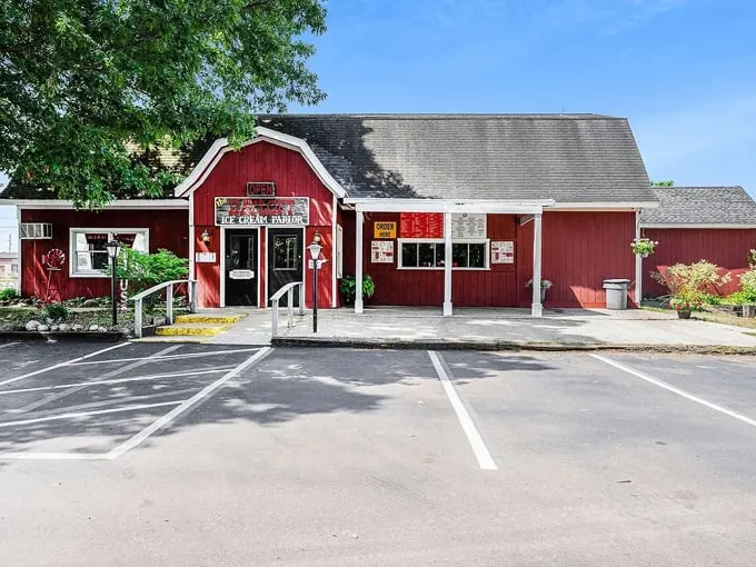 hayloft ice cream parlor 1