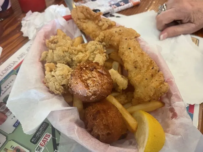 hole in the wall seafood and raw bar 6