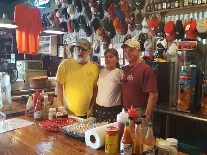 hole in the wall seafood and raw bar 7