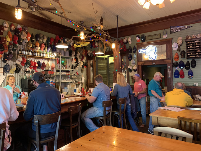 hole in the wall seafood and raw bar 9