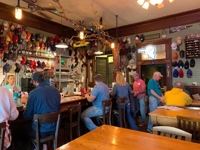 hole in the wall seafood and raw bar 9