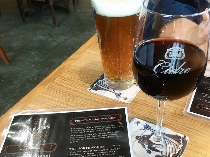 Knob & Kettle Restaurant and Lounge 7