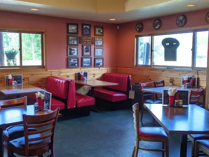 Knob & Kettle Restaurant and Lounge 8