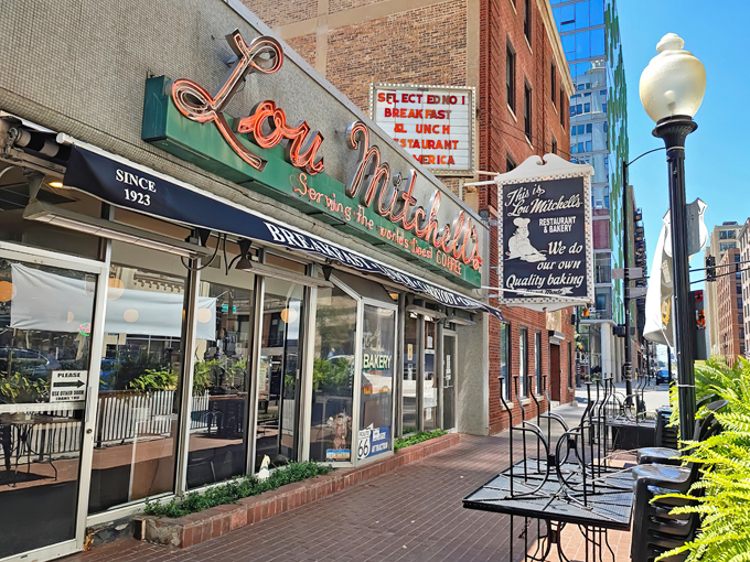 Lou Mitchell’s 1