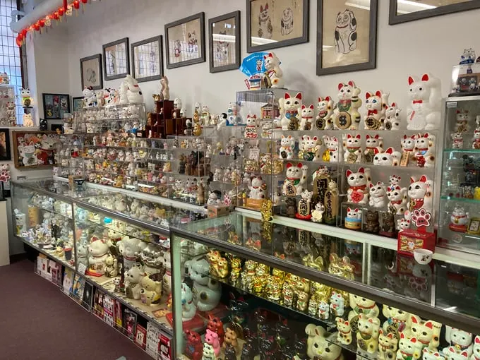 lucky cat museum 1