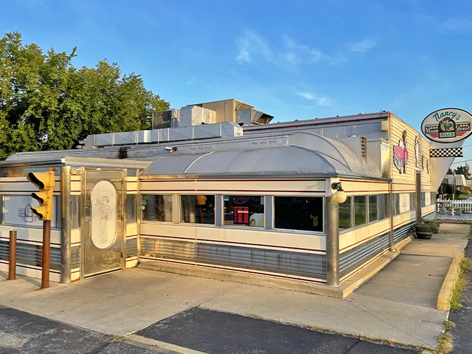 nancy's main street diner 1