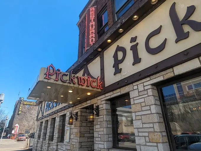 pickwick restaurant & pub 1