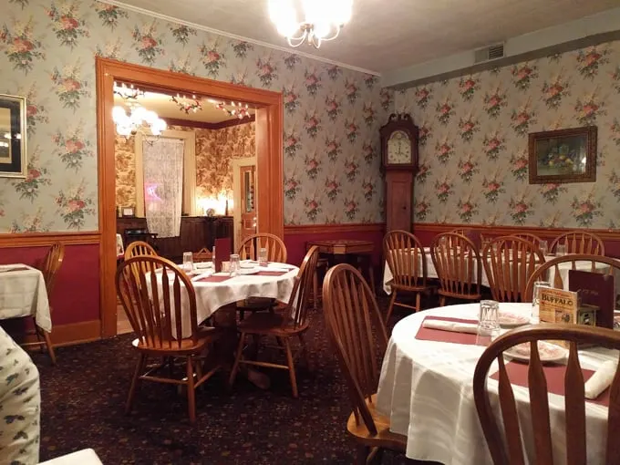 red brick tavern 2