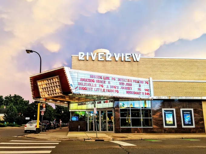 Riverview Theater 1