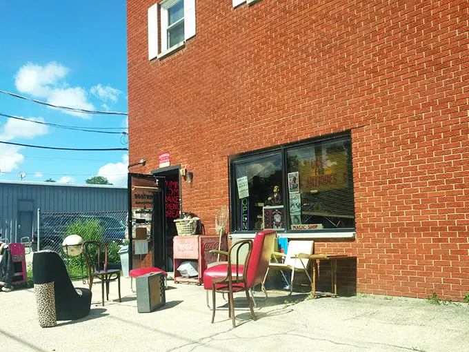 scott's vintage & antiques 1