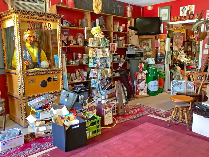 Scott's Vintage & Antiques 1