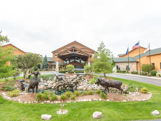 Tundra Lodge Waterpark 9