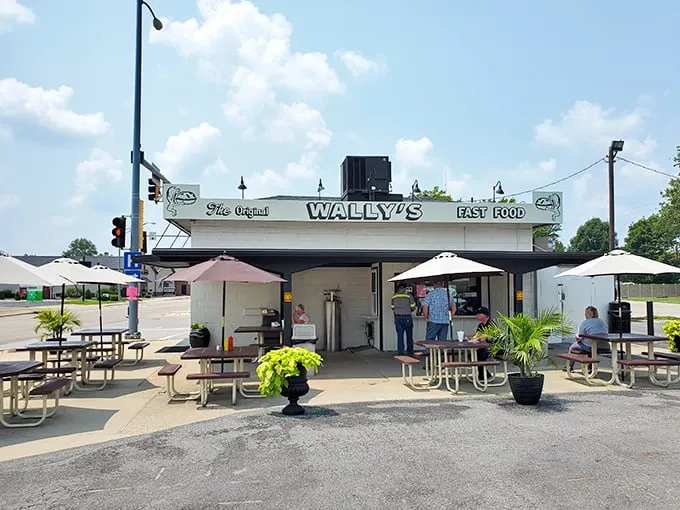 wally's drive in 1