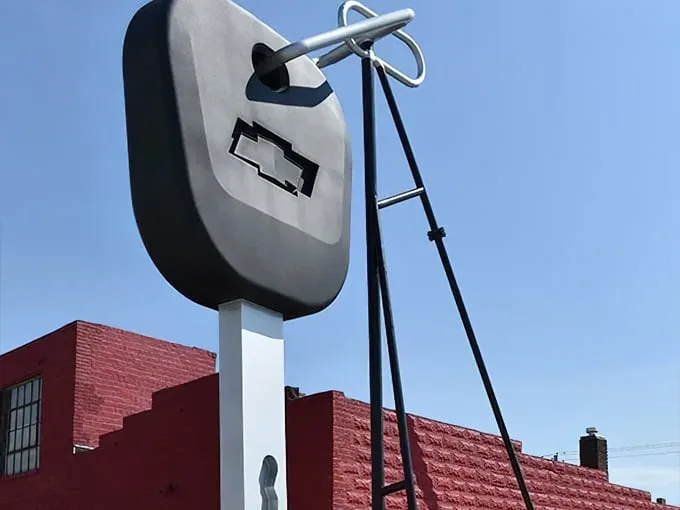 world's largest truck key 1