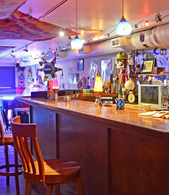 hippie themed restaurant illinois ftr