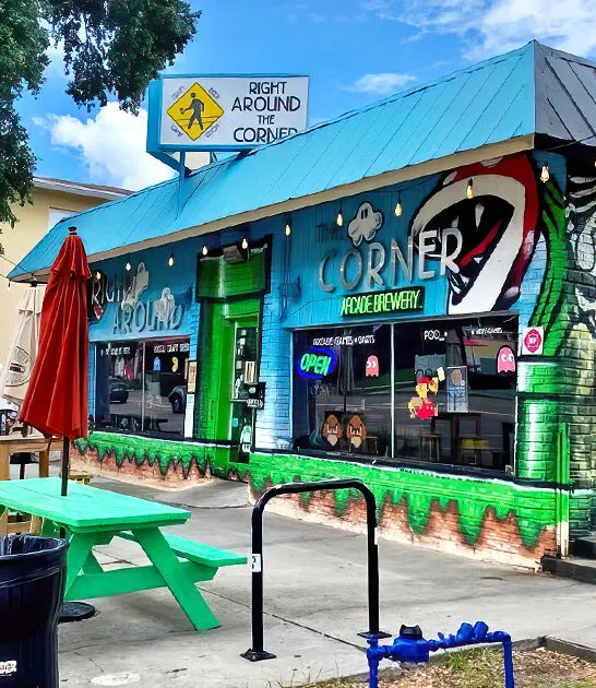 retro florida arcade bar ftr