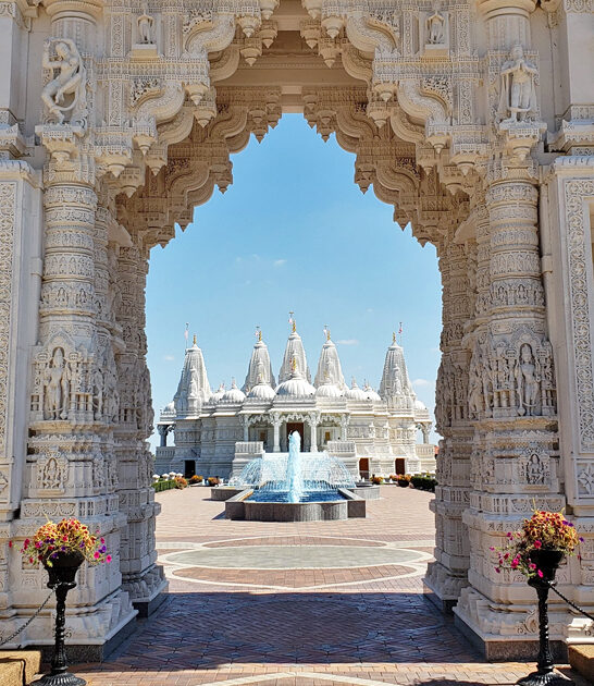 stunning hindu castle illinois ftr