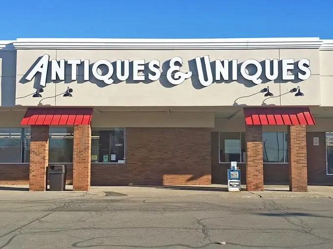 antiques & uniques 1