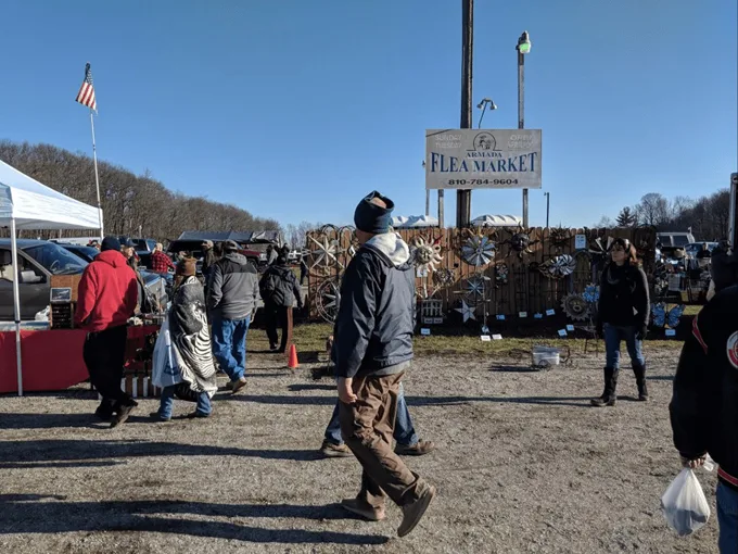 armada flea market 1