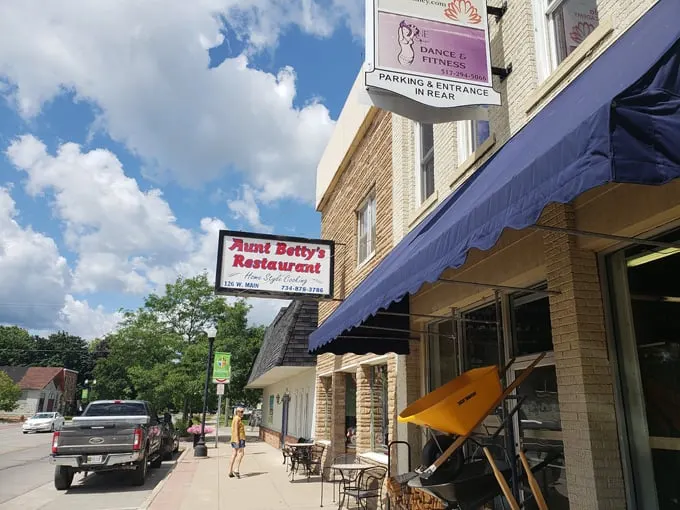 aunt betty's restaurant 1