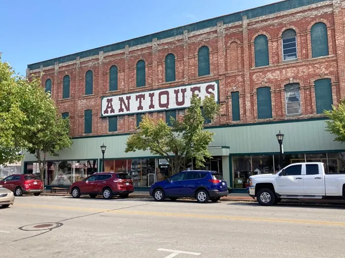 bay city antiques center 1