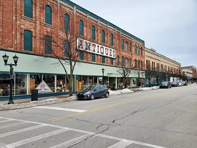 bay city antiques center 1
