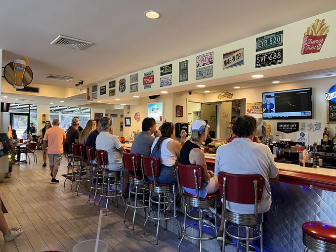 beachside diner 8