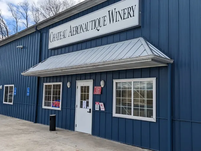 chateau aeronautique winery, blue skies brewery & mile high distillery 1