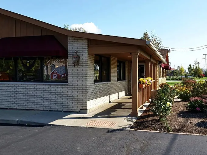 country charm restaurant 1