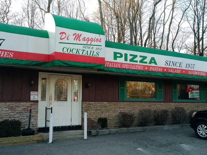 dimaggio's pizza and burgers 1