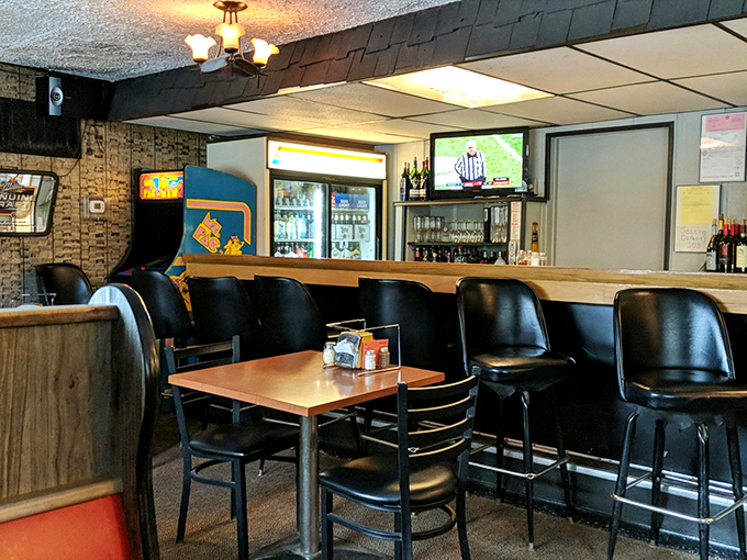 dimaggio's pizza and burgers 3