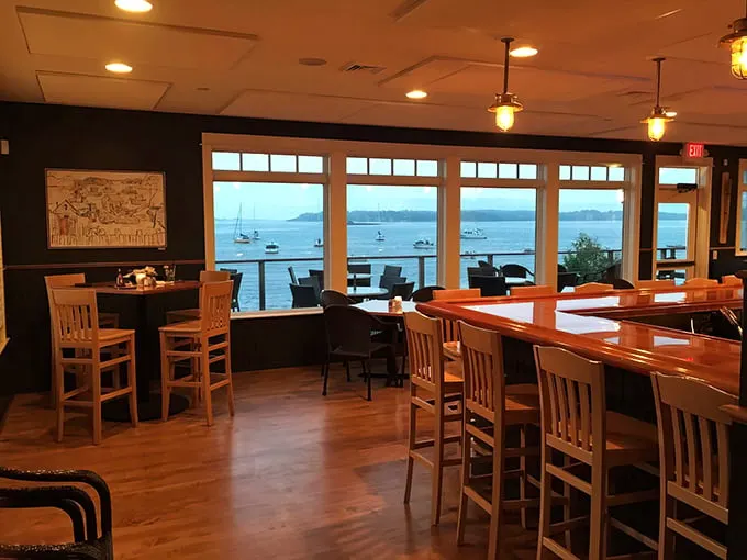 dolphin marina & restaurant 3
