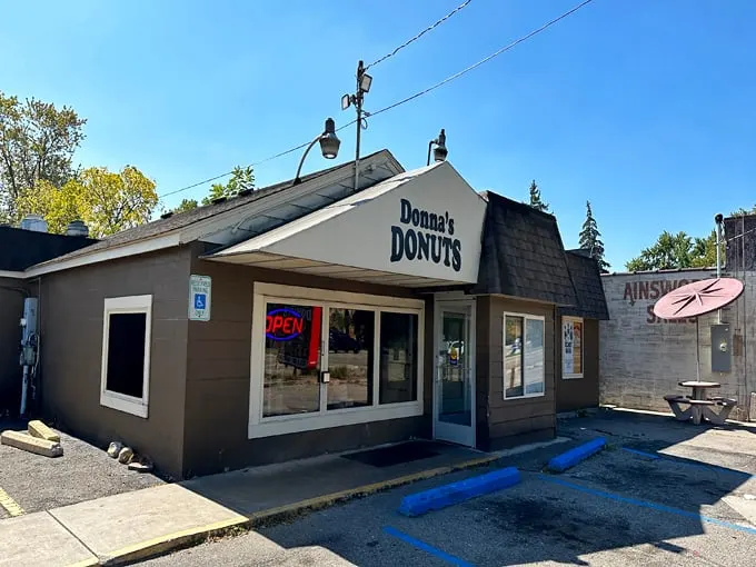 donna's donuts 1